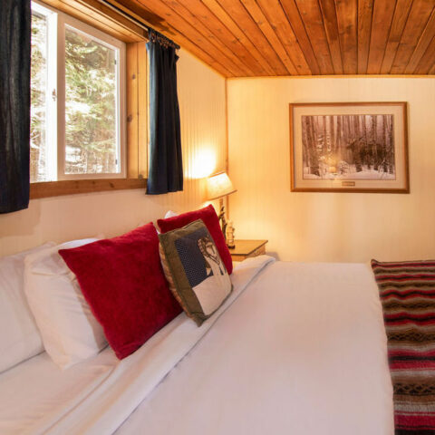 Lochsa Lodge - Cabins at Lochsa Lodge in Powell, Idaho
