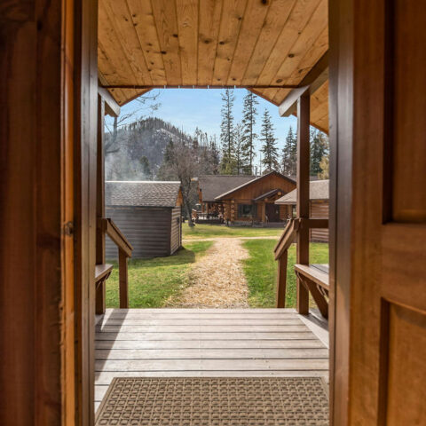 Lochsa Lodge - Cabins at Lochsa Lodge in Powell, Idaho