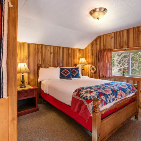 Lochsa Lodge - Cabins at Lochsa Lodge in Powell, Idaho