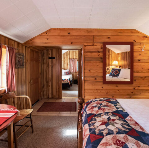 Lochsa Lodge - Cabins at Lochsa Lodge in Powell, Idaho